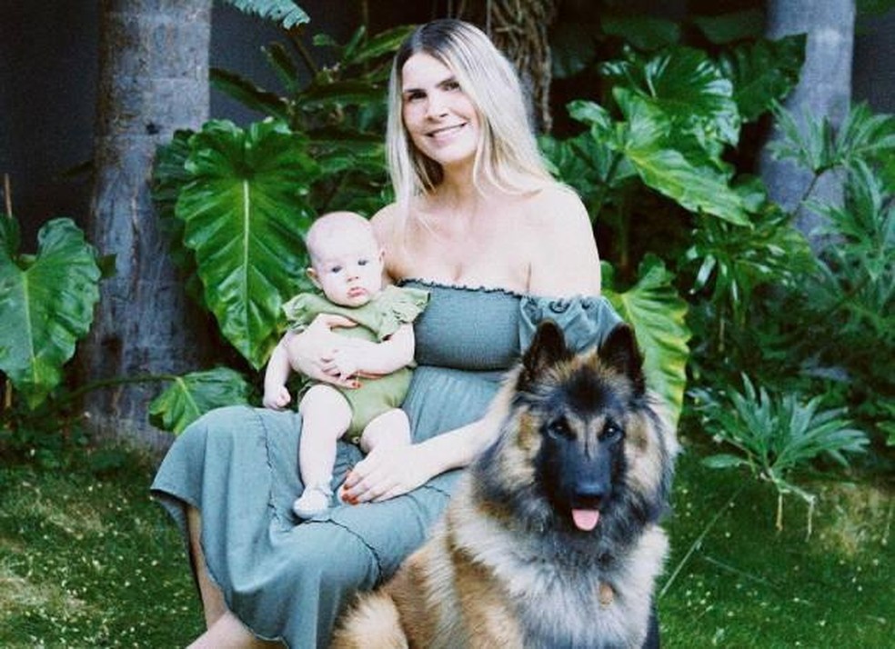 Julia Faria sobre a filha conviver com o cachorro: "Só traz coisa boa ...
