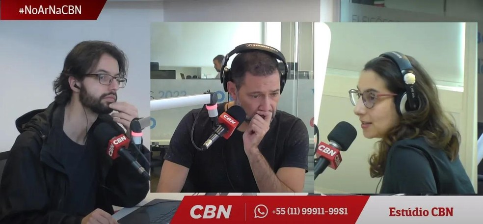 Cachorro comendo o próprio cocô: entenda as causas e o que fazer | Vida ...